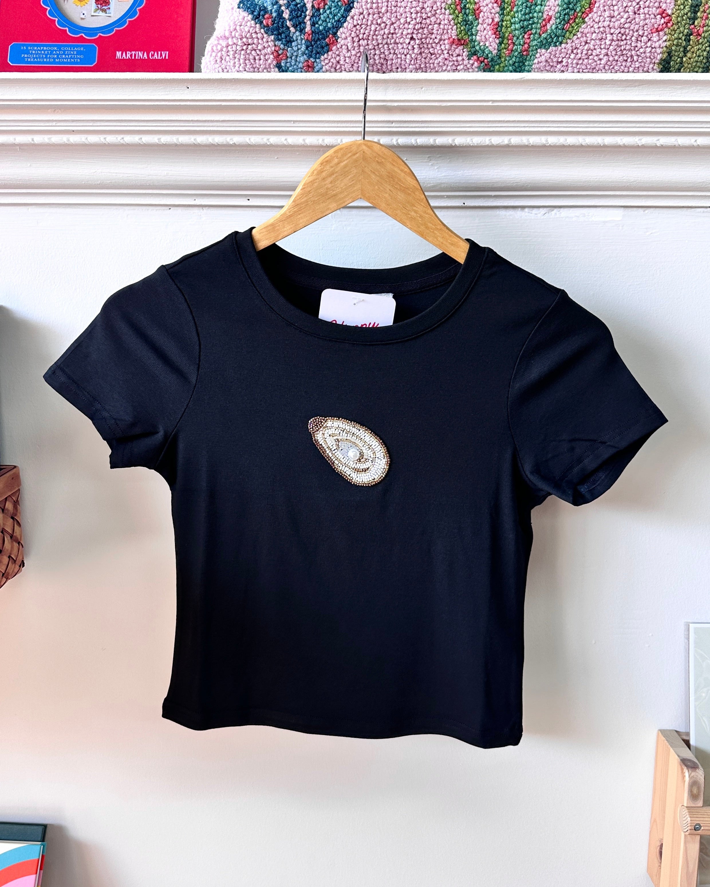 Beaded Oyster T Shirt - Black – Happy Keeps